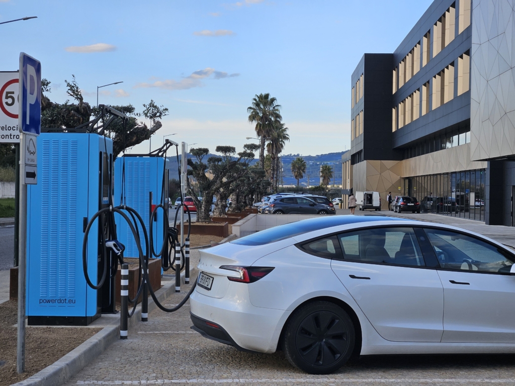 Debunking the Myth: Does DC Fast Charging Damage EV Batteries? - Powerdot